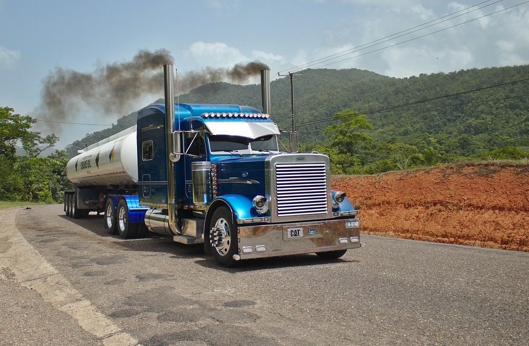 Tell the EPA: Enact Strong Heavy-Duty Vehicle Emission Standards
